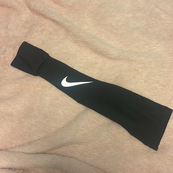 Nike | Accessories | Nike Running Reflective Arm Sleeve | Poshmark